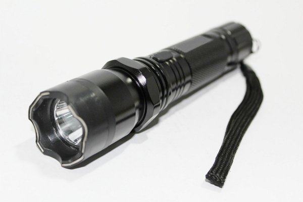 Lanterna Choque Tática Taser Defesa Pessoal 10000kv Recarregave ...